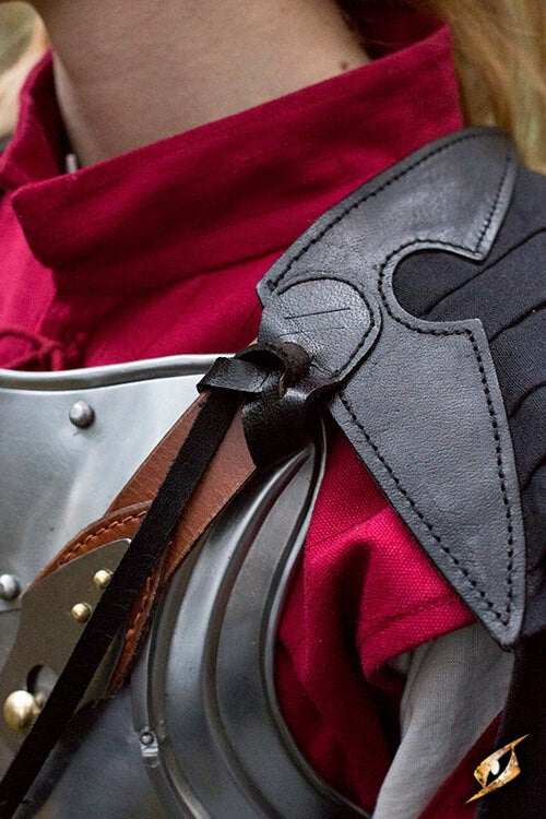 Cape Regulus Black – LARP Gear